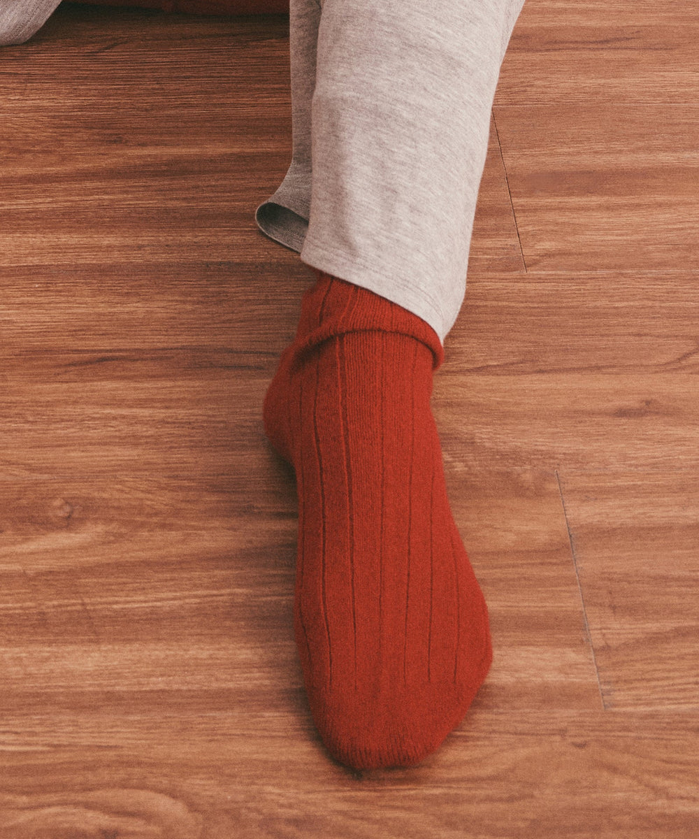 Signature Cashmere Ribbed Socks – NAADAM